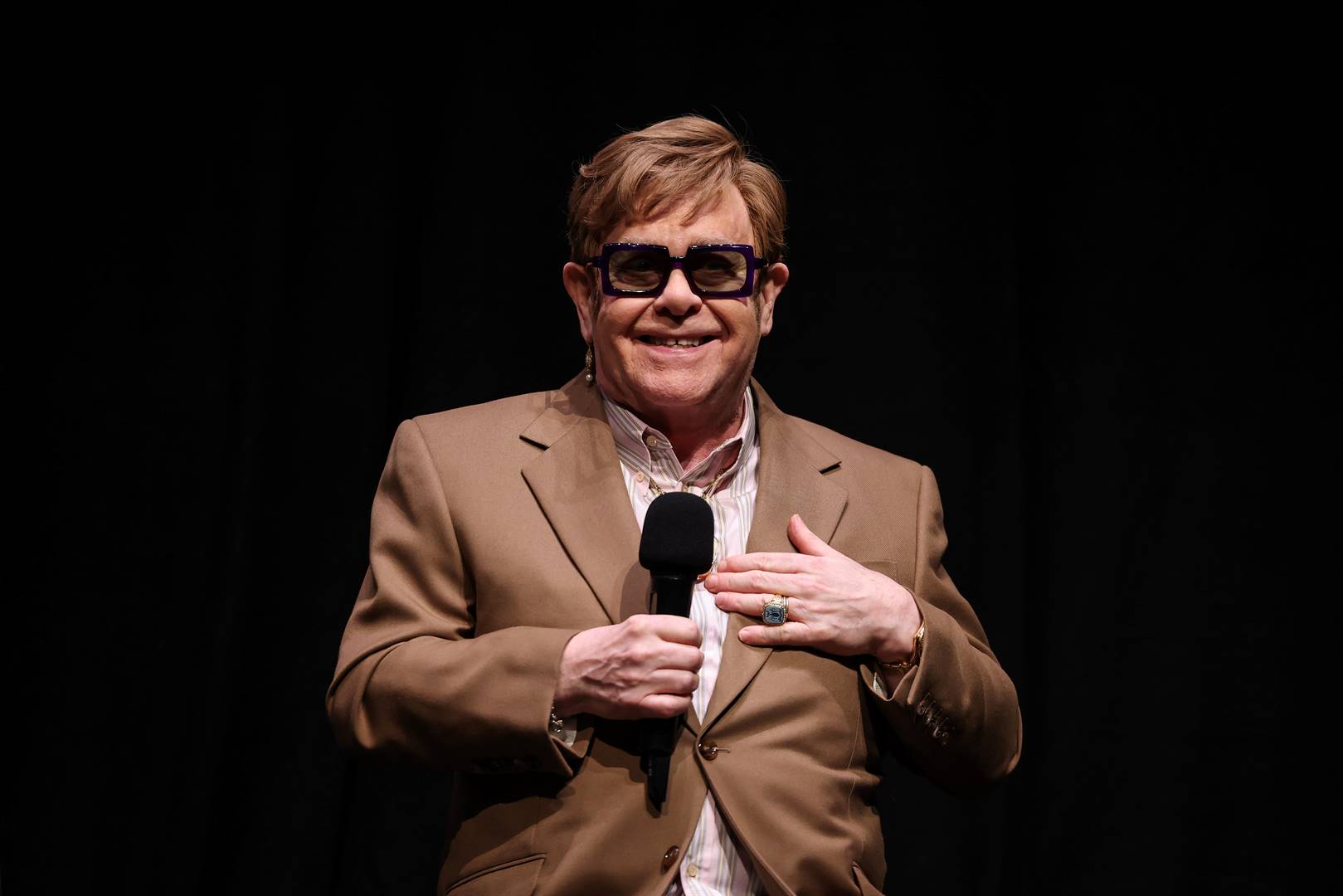 Elton John sê hy het sy sig verloor | Netwerk24