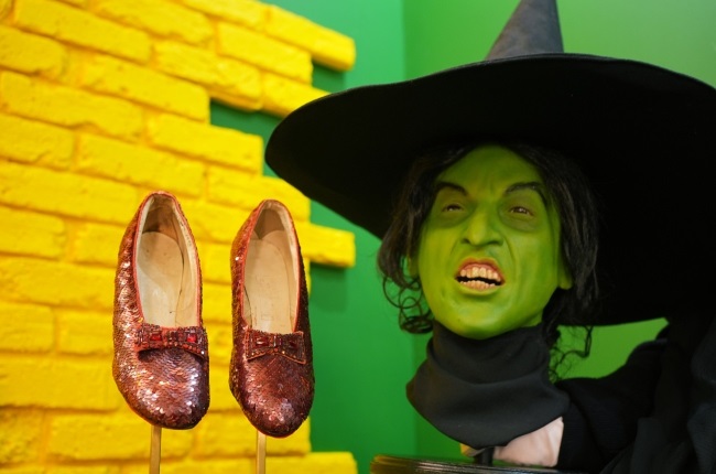 Somewhere Under the Hammer: Judy Garland's ruby Wizard of Oz slippers ...