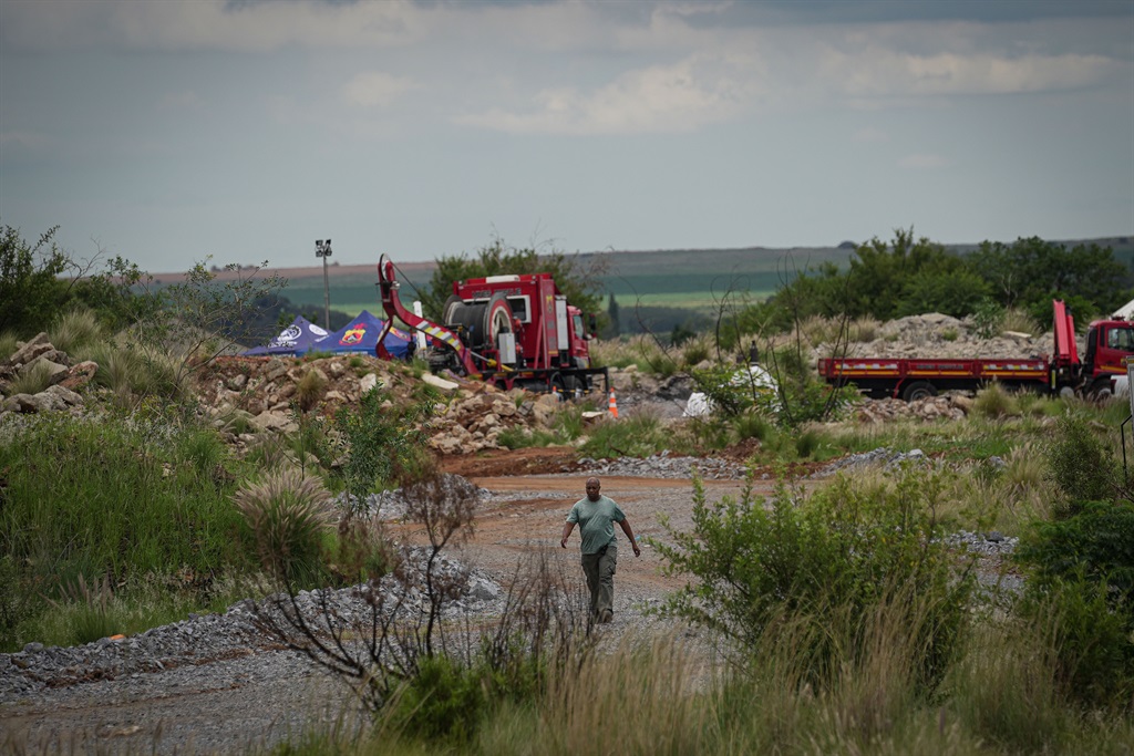 Operations to continue at Stilfontein mine, despite reports no zama ...
