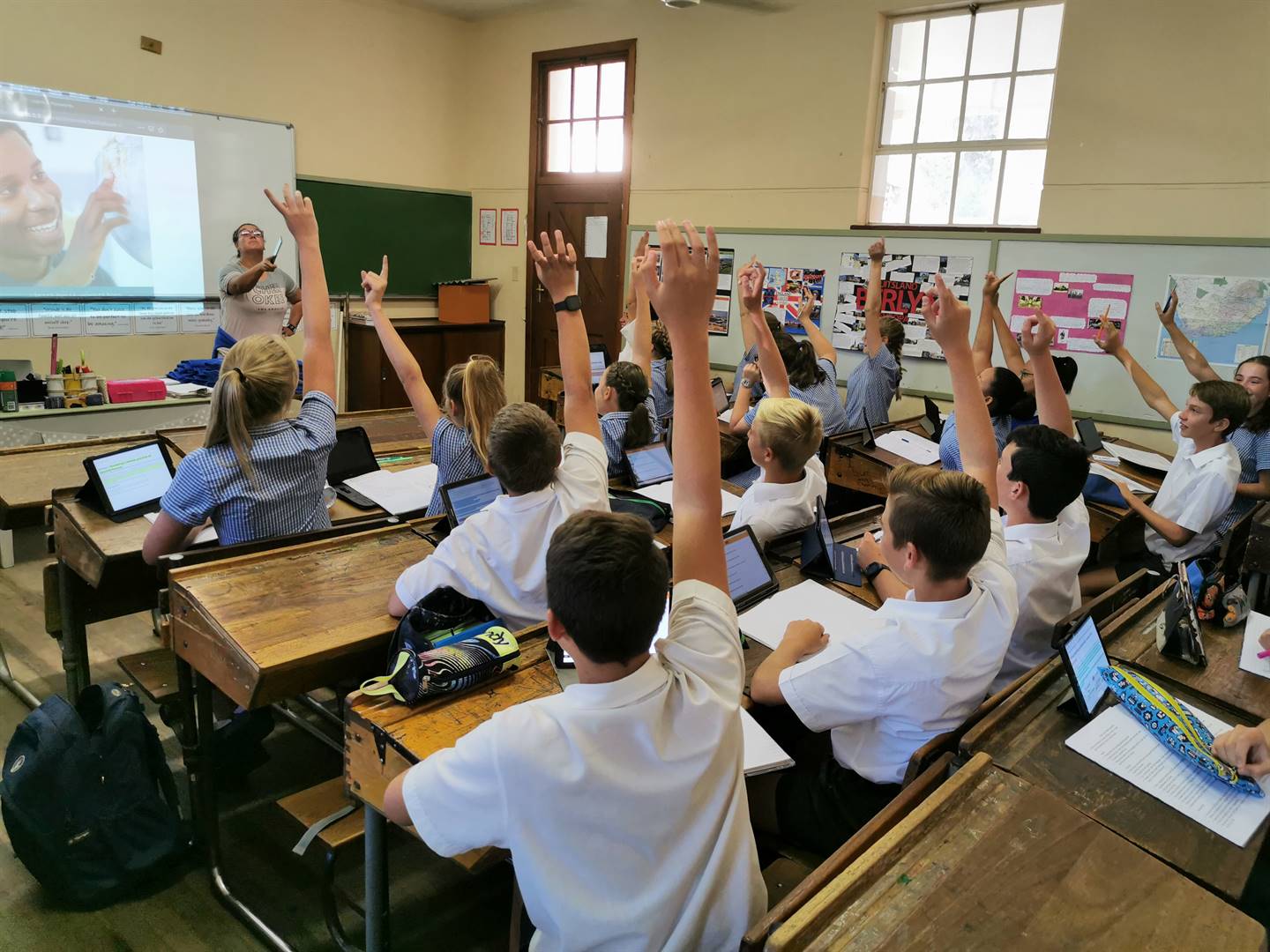 Ou hande in die onderwys ‘moet die jonges help behou’ | Netwerk24