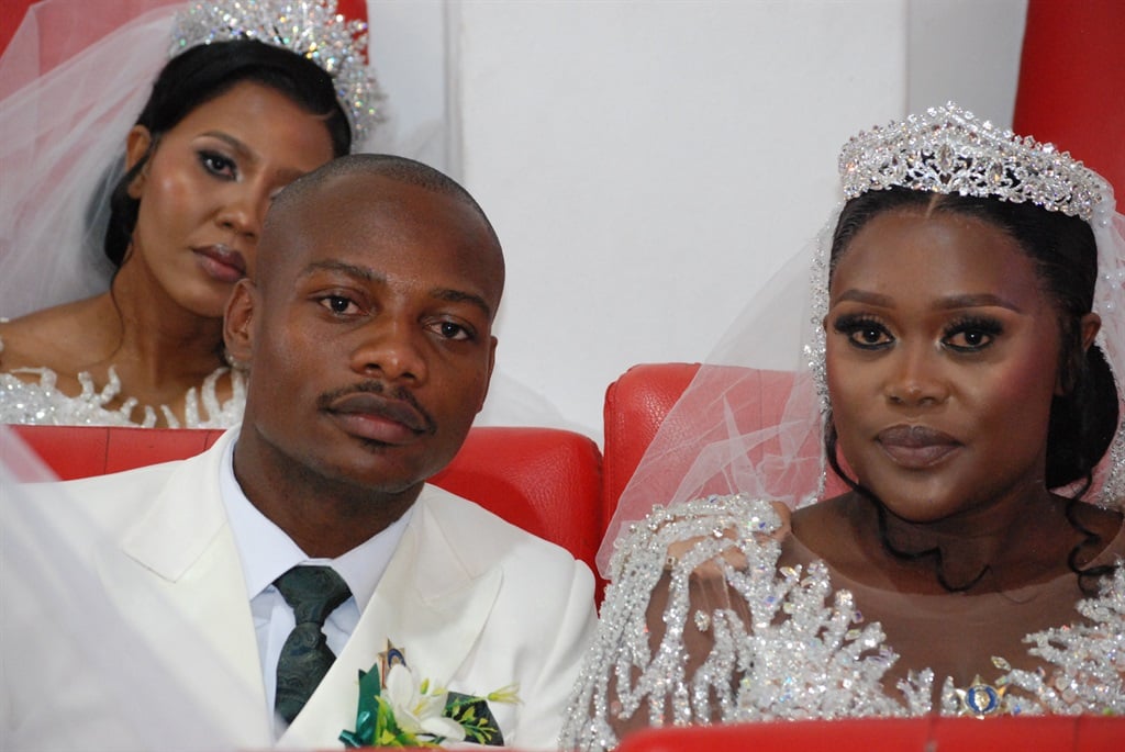 PICS: 62 couples say 'I Do' in epic mass wedding! | Daily Sun