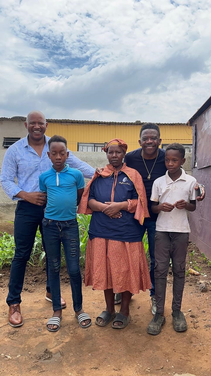 Struggling mum receives festive miracle | Daily Sun