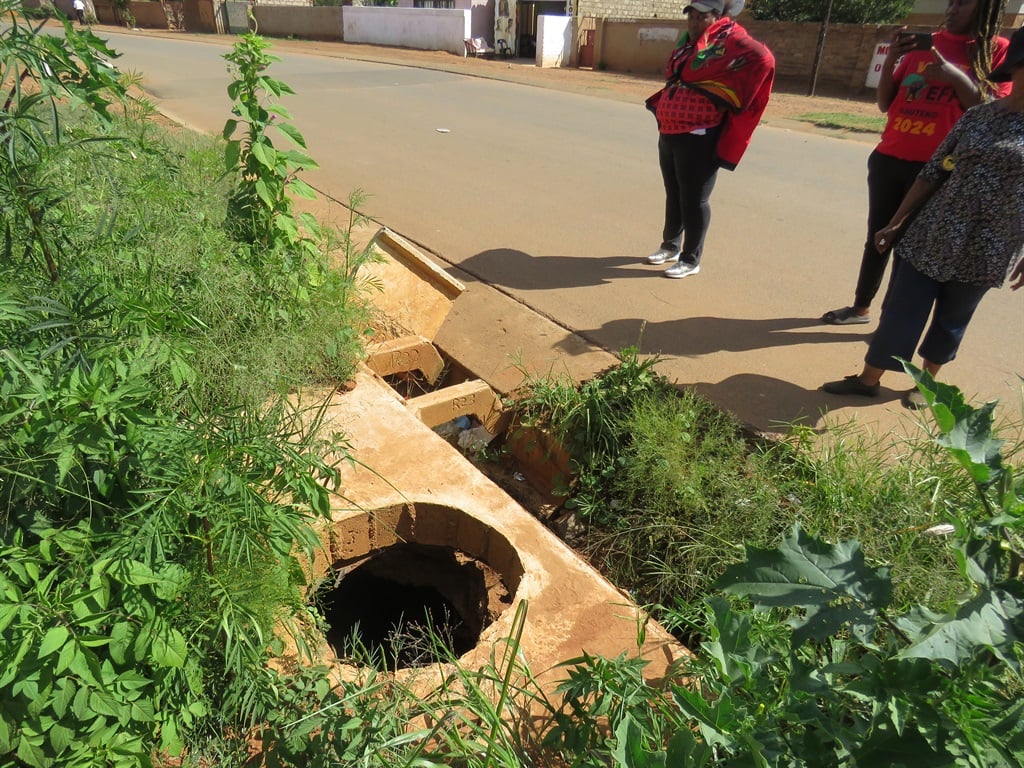 Manhole swallows boy (2) | Daily Sun
