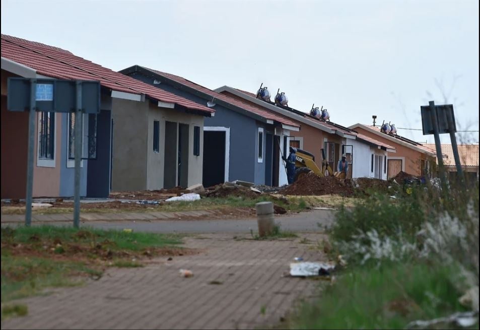 Title deeds drama: Thousands still waiting! | Daily Sun