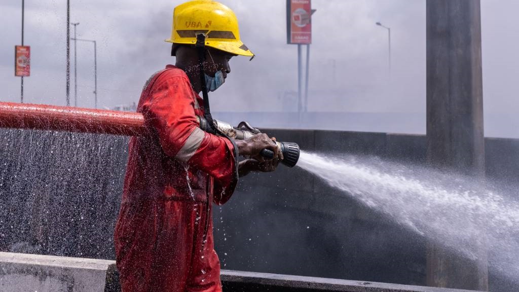 'Pupils struggling to escape': Nigeria fire kills 17, another 17 with ...