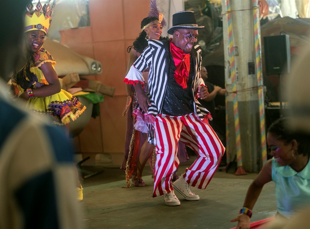 PICS: Mother City is getting ready to sparkle | Daily Sun