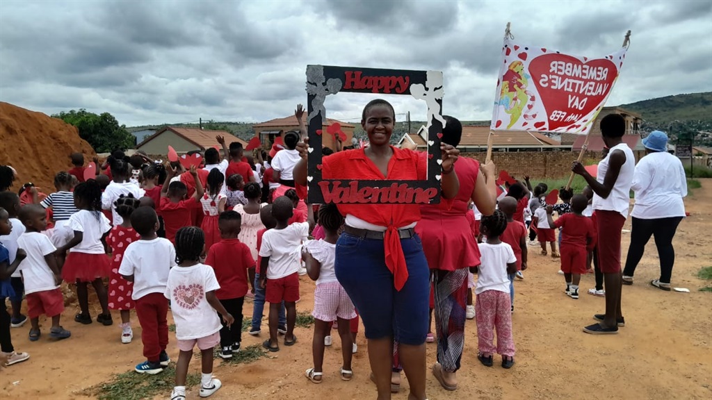 Valentine's Day: Kids spread love in kasi streets! | Daily Sun