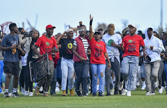 GALLERY | Drama at UCT as student protests force postponement of ...