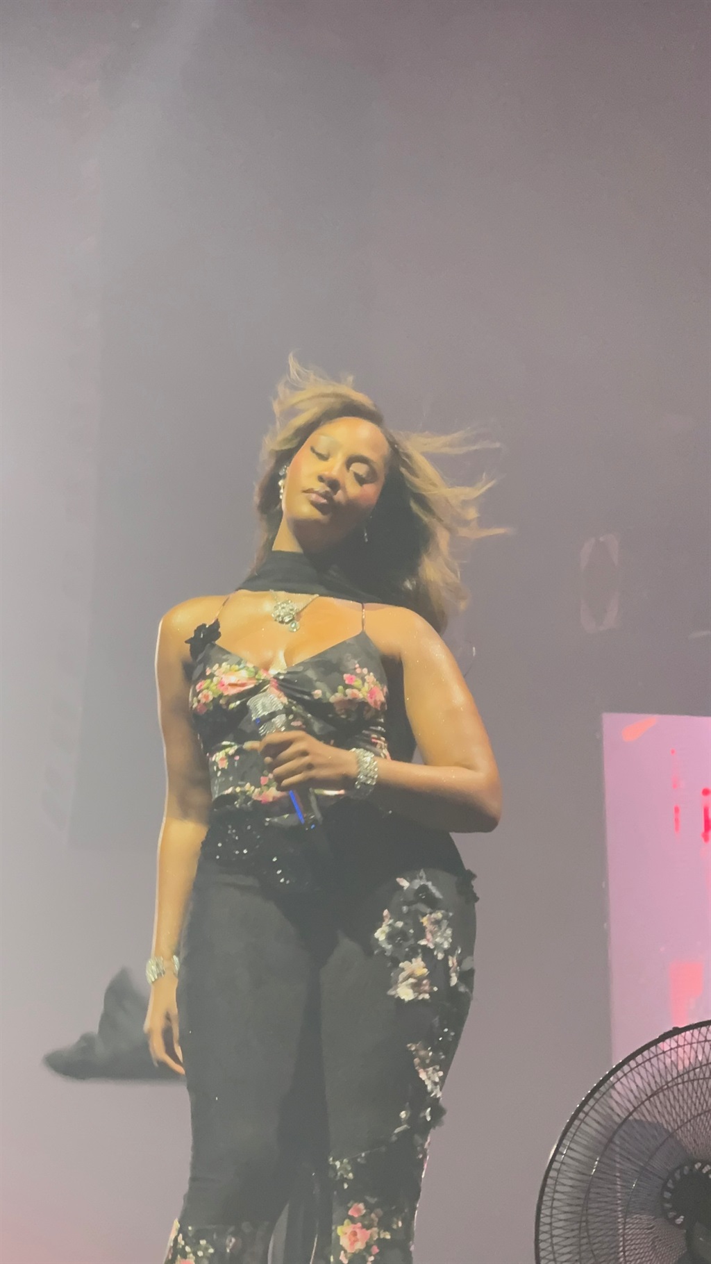 PICS: Nigerian superstar shows off bacardi dance moves! | Daily Sun