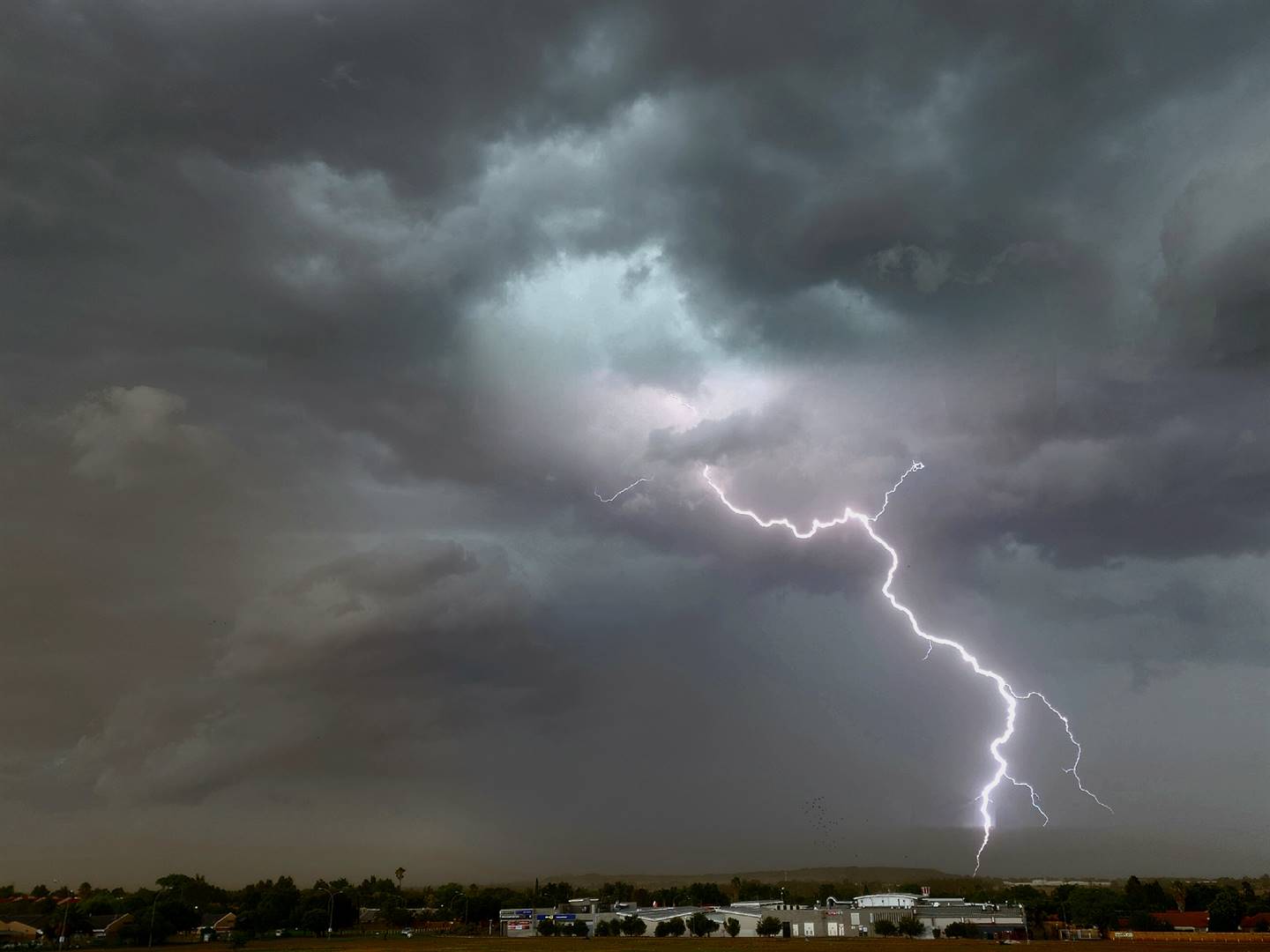LESERSFOTO | Storm woed in Bloemfontein | Netwerk24