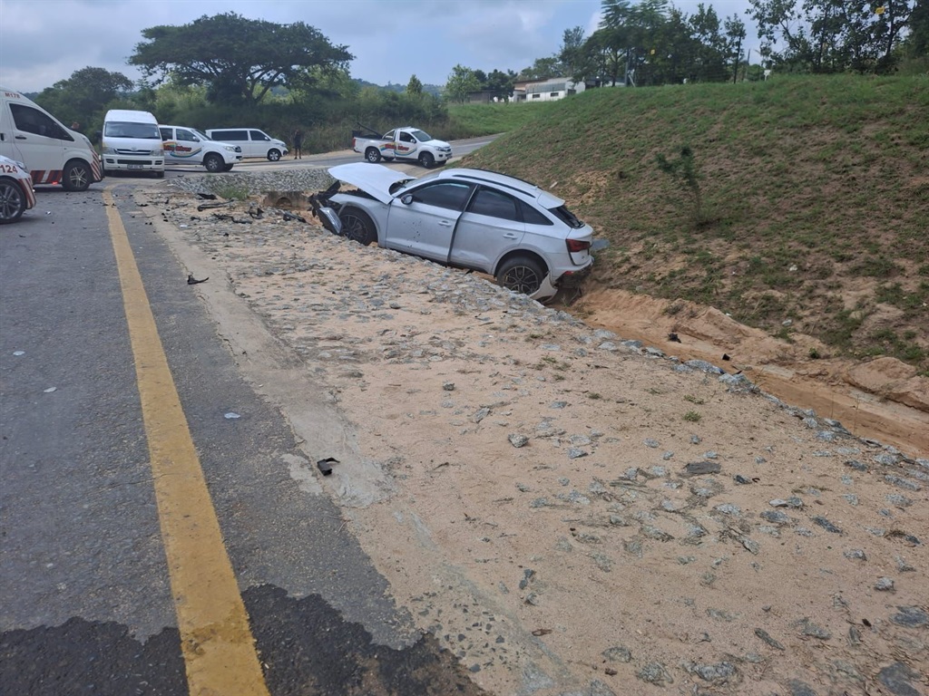 Mayor in horrific car crash! | Daily Sun
