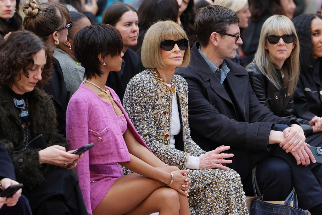 PHOTOS | All eyes on Tyla and Anna Wintour at Chanel Paris Fashion Week ...