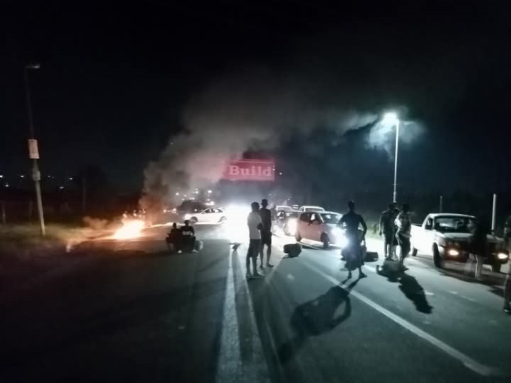 Gatvol villagers shut down kasi! | Daily Sun