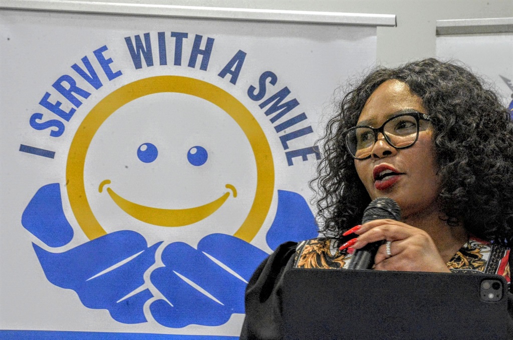 PICS: MEC brings smile to hospital staff | Daily Sun