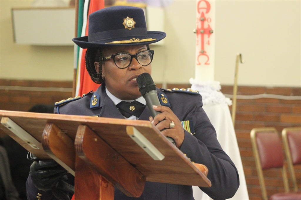Fanta Orange busts 'corrupt' cop! | Daily Sun