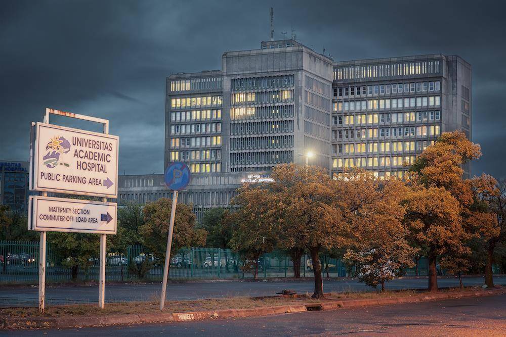 Baie vrae ná tweeling 14 dae uitmekaar gebore is en boetie skielik ...