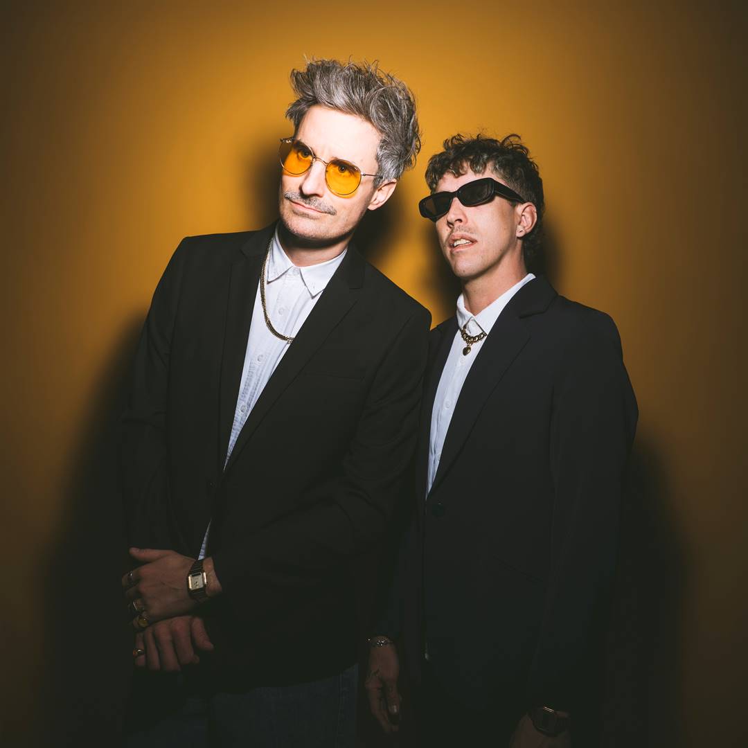 Van Pletzen bring ‘nuwe lig’ in musiekwêreld met intieme album | Netwerk24