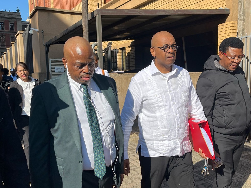 Mpofu se verhoor skielik uitgestel | Netwerk24