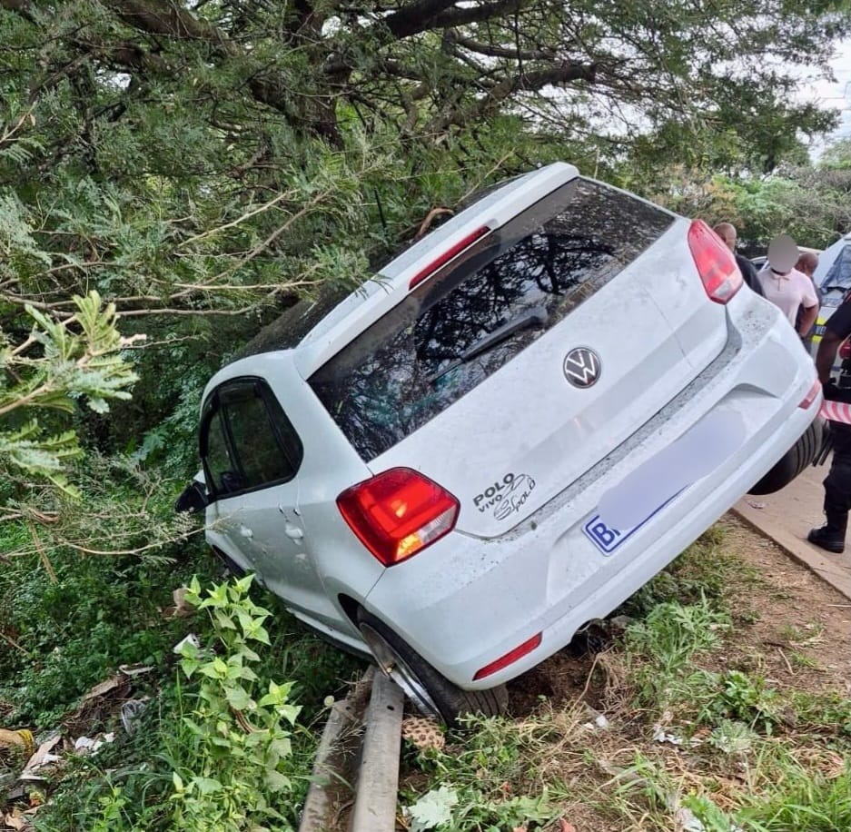 Gunmen spray Polo with bullets! | Daily Sun