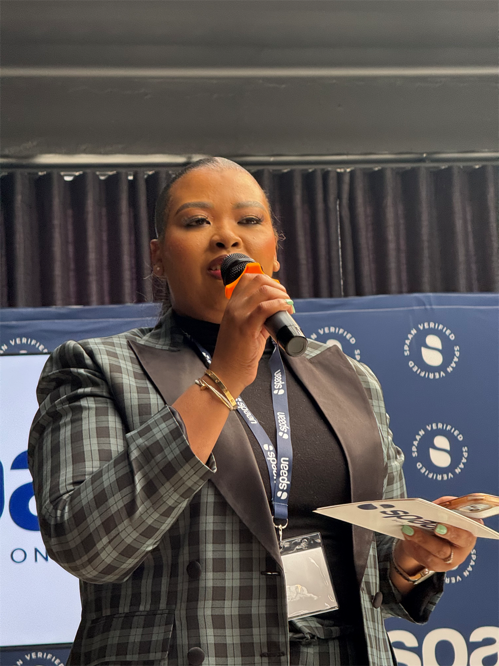 Radio star Anele ‘launches’ Spaan app! | Daily Sun