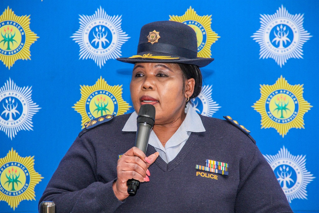 Armed gang terrorises hitchhikers! | Daily Sun
