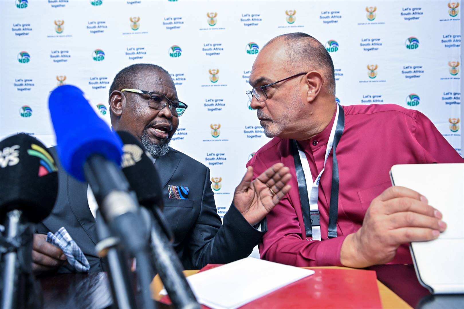 Jan Taks kry R8 mjd. ekstra vir komende 3 jaar, sê Enoch | Netwerk24
