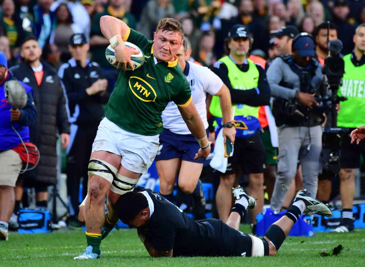 Bok Wiese bly om terug te wees, hoop om saam met sy broer te speel ...