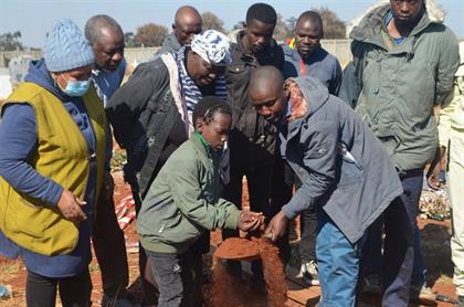 Tragic funeral: Sibongakonke buried without mum! | Daily Sun