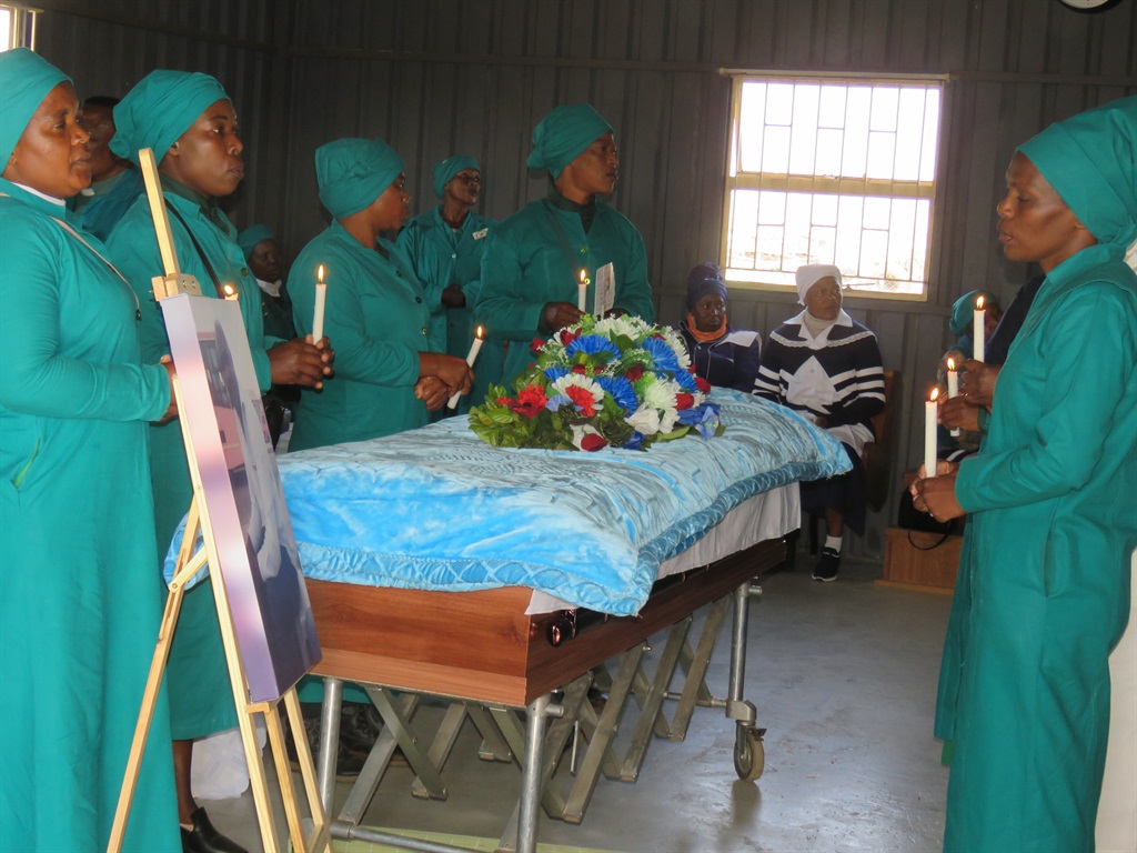 Tragic fire claims six, dad buried first | Daily Sun