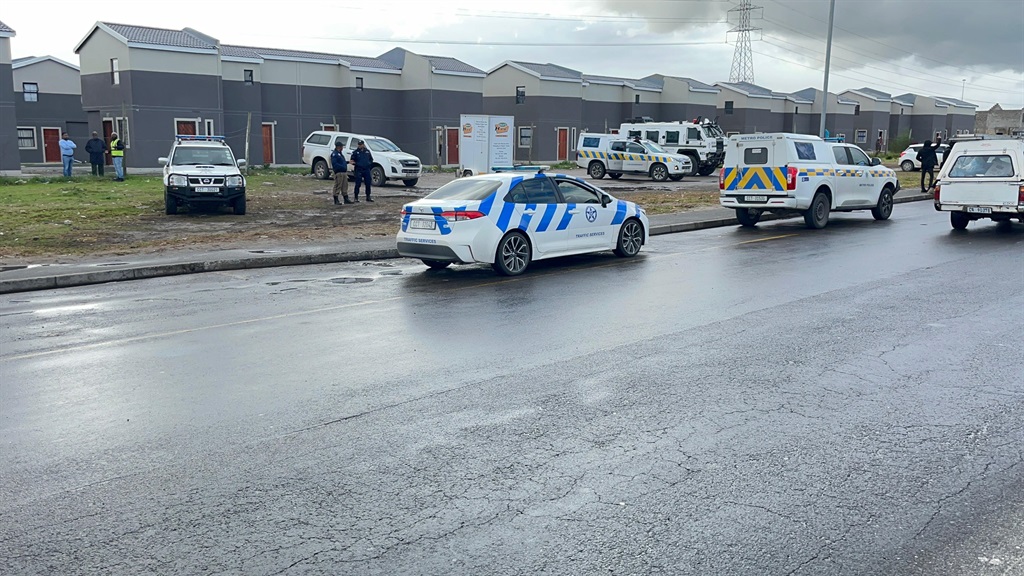 Kwenzenjani! Cop makes shocking find in taxi | Daily Sun