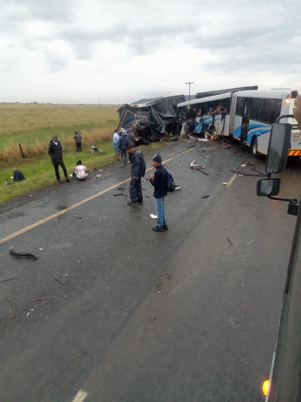 JUST IN: Bus and truck crash claims ten lives | Daily Sun