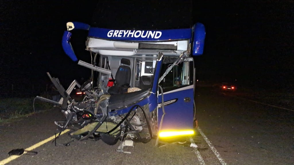 Bus crash claims driver's life and leaves 32 injured! | Daily Sun