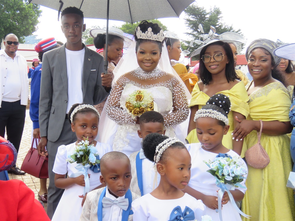 WATCH: 55 couples say ‘I Do’ as IPHC slams vat-en-sit | Daily Sun
