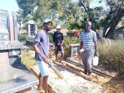 Mum buried on top of daughter in same grave | Daily Sun