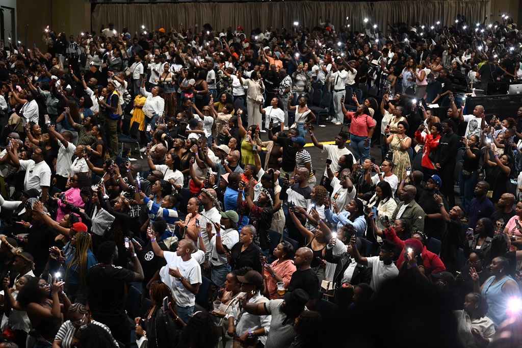 WATCH: Sjava kicks off 10-year celebration tour with a bang! | Daily Sun