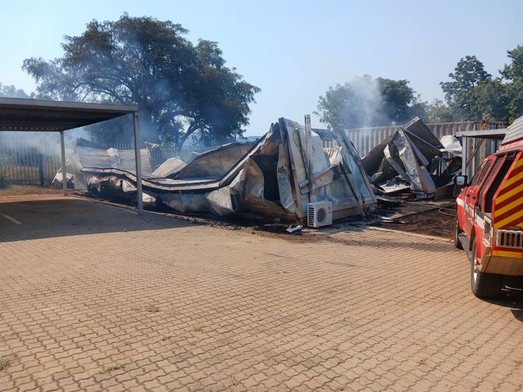 Cop shop up in flames! | Daily Sun