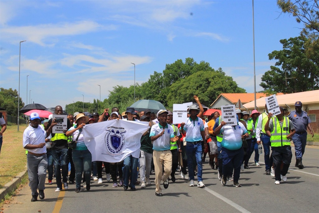Gatvol guards demand R10k salaries! | Daily Sun