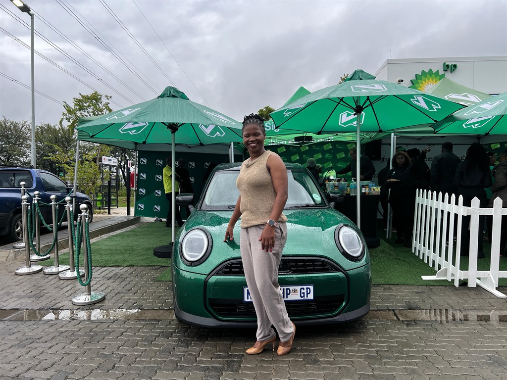 WATCH | Halala! Petrol attendant’s big heart bags him R20k | Daily Sun