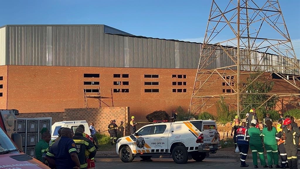 Ormonde building collapse: Two people rescued | Daily Sun