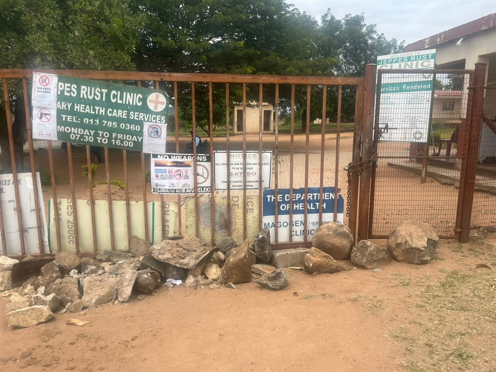 Gatvol volunteers shut down clinic! | Daily Sun