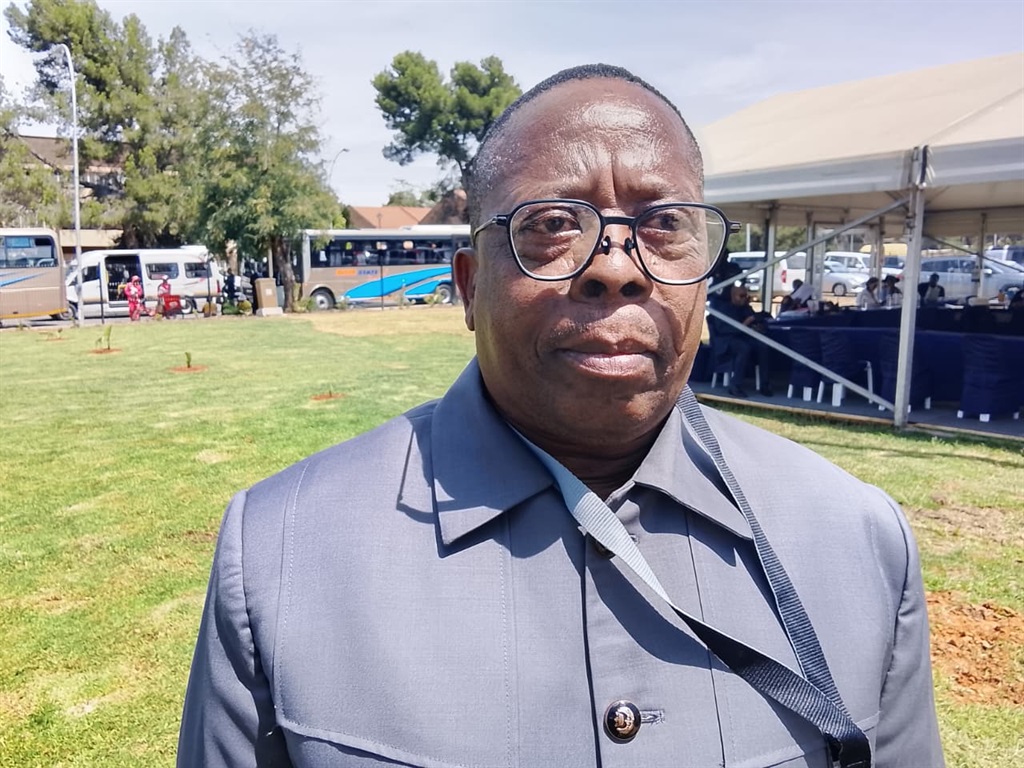 WATCH | Emotions run high at Terror Lekota's grave | Daily Sun