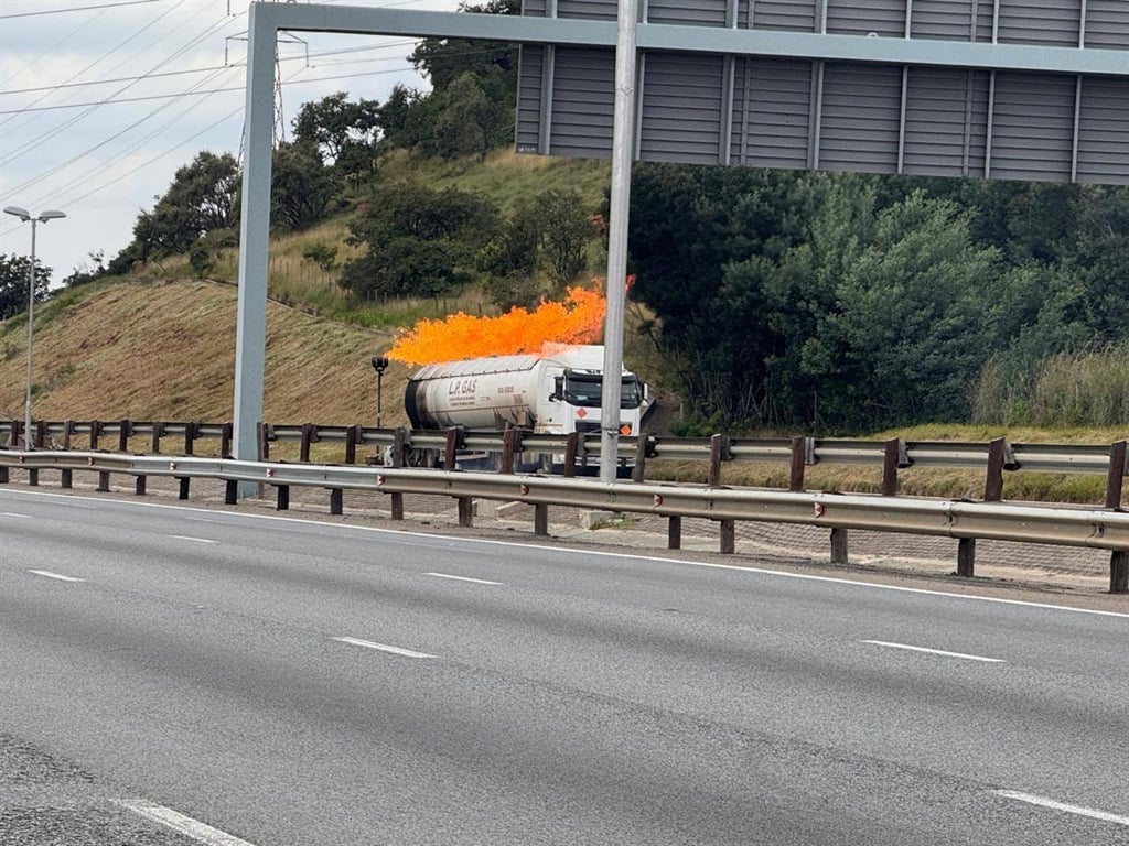 Gas truck fire on N12 leaves one dead! | Daily Sun