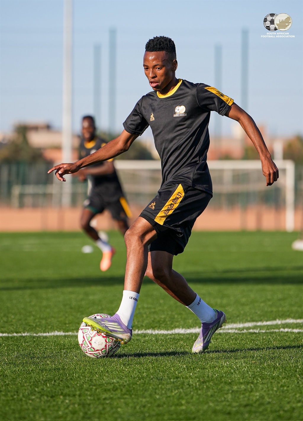 Broos lays down the law: Mofokeng is Number 10! | Daily Sun