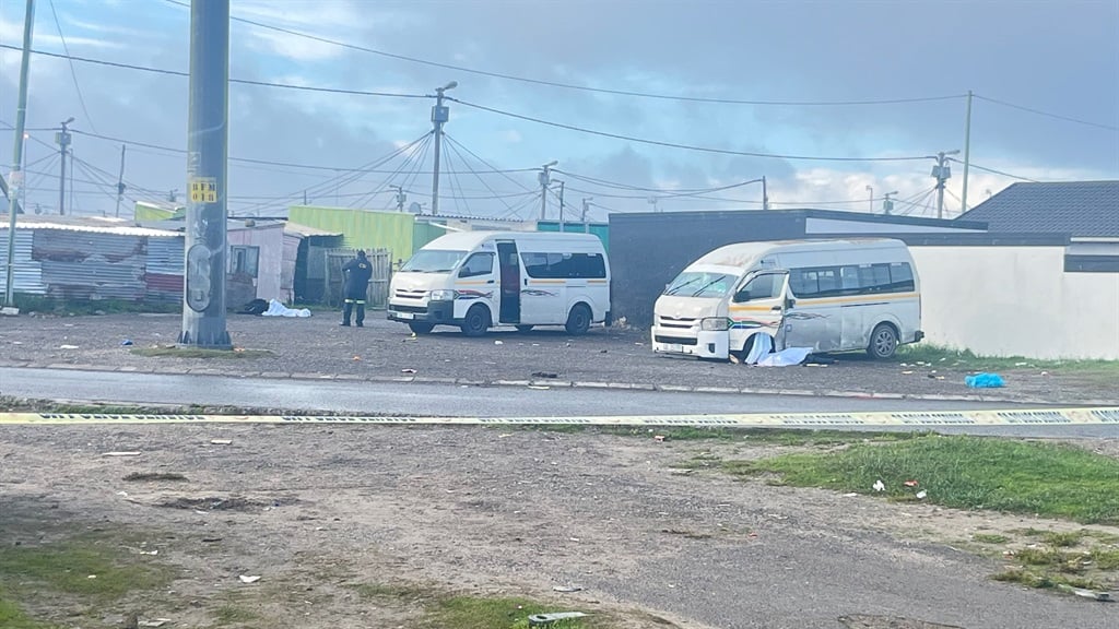 Taxi rank shooting leaves four dead! | Daily Sun