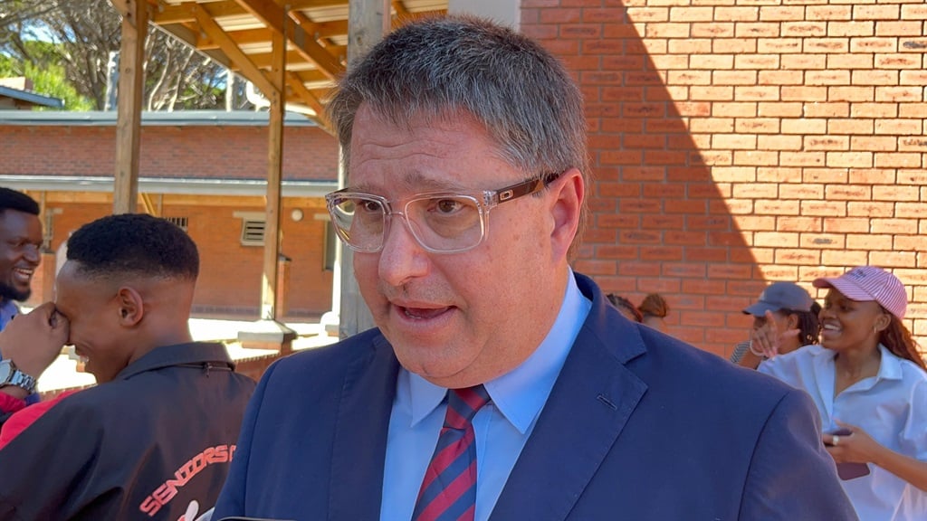 Schoolkids asked to stay home | Daily Sun