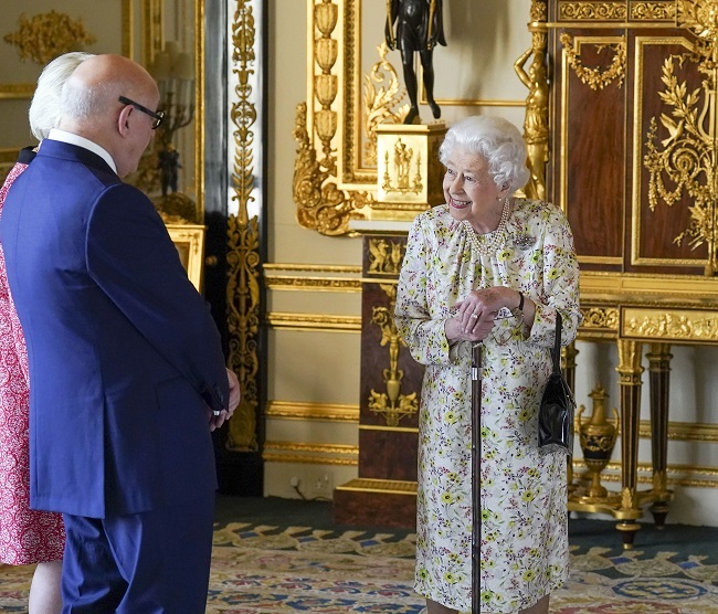 PHOTOS | Queen Elizabeth welcomes special visitors to Windsor Castle ...