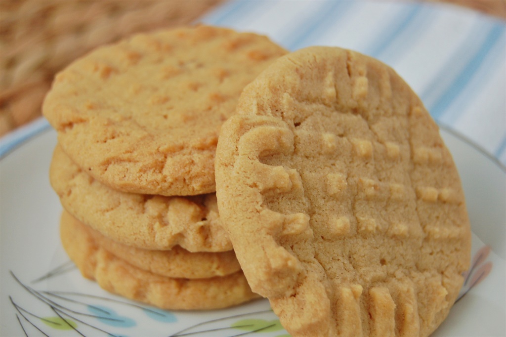 Grondboontjie-en-mielie-meelkoekies | Son
