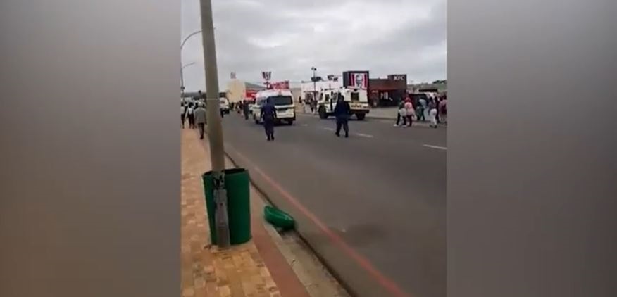 WATCH | Bredasdorp residents clash with foreign nationals | News24