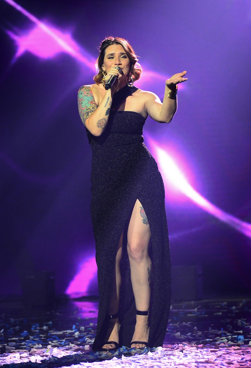 PICS: BERRY TAKES IDOLS CROWN! | Daily Sun