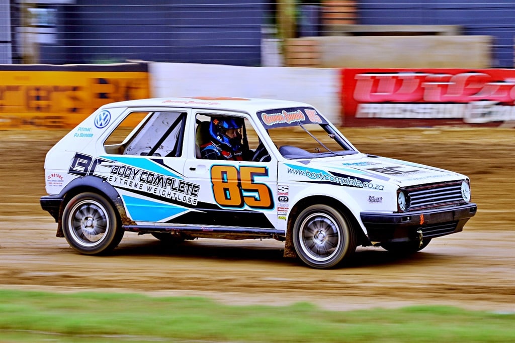 Groot 50ste-fees wag Saterdag by Mega Oval | Netwerk24